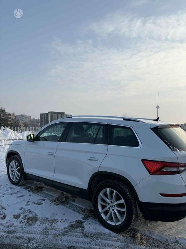 Balts Skoda Kodiaq 2021 Viļņa, ar dzinēja tilpumu 1.98 L un nobraukumu 143 tūkst. km par 26000 €, foto 3 vietnē AUTOMOTO.COM.LV