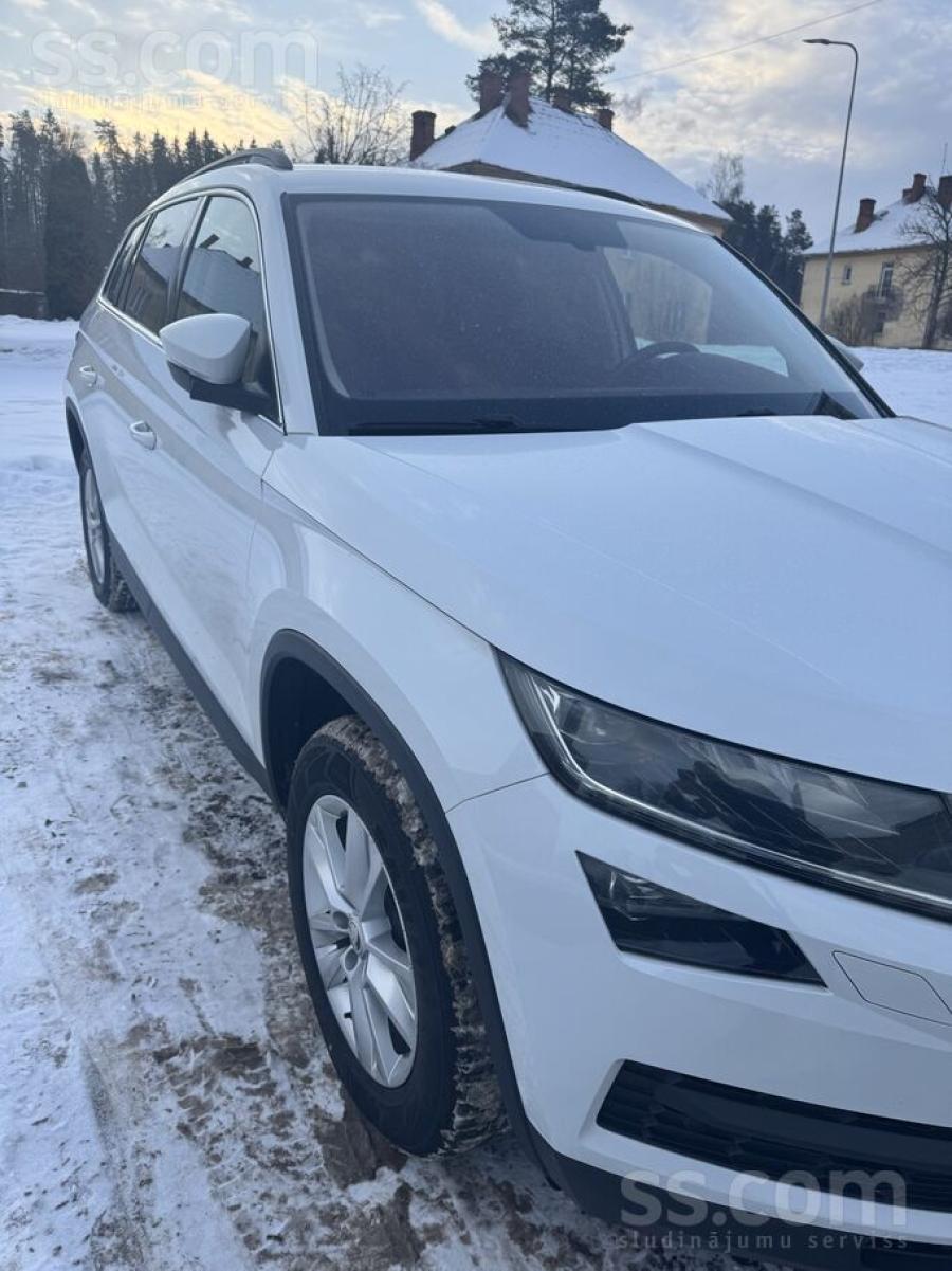 White Skoda Kodiaq 2021 in Riga, with an engine capacity of 2.00 L and mileage of 172 thousand km for 23000 €, photo 16 on AUTOMOTO.COM.LV