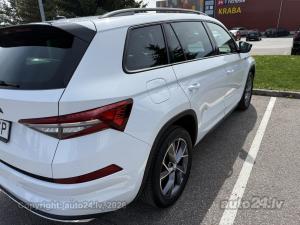 Balts Skoda Kodiaq 2021 Tallina, ar dzinēja tilpumu 1.50 L un nobraukumu 89 tūkst. km par 24750 €, foto 4 vietnē AUTOMOTO.COM.LV