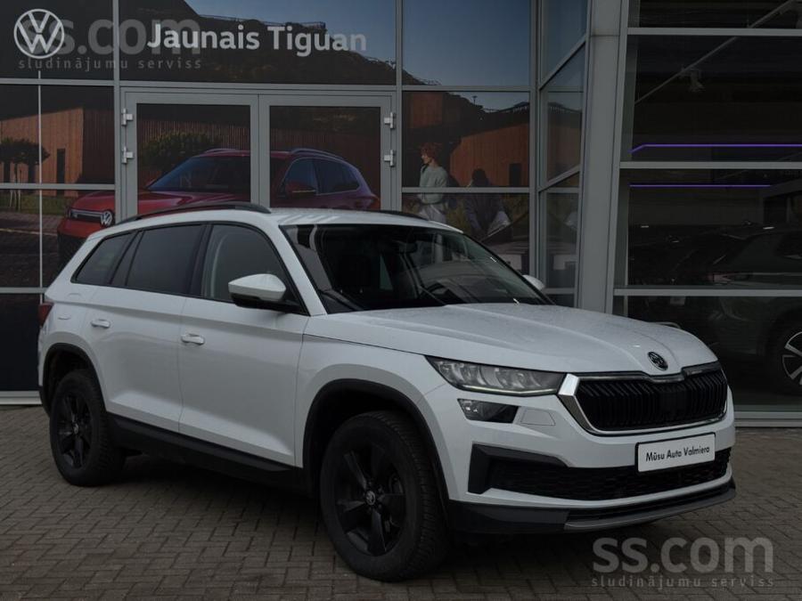White Skoda Kodiaq 2021 in Valmiera, with an engine capacity of 2.00 L and mileage of 161 thousand km for 24500 €, photo 1 on AUTOMOTO.COM.LV