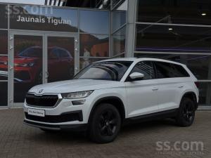 White Skoda Kodiaq 2021 in Valmiera, with an engine capacity of 2.00 L and mileage of 161 thousand km for 24500 €, photo 4 on AUTOMOTO.COM.LV