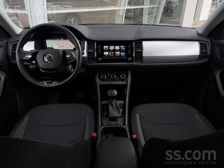 White Skoda Kodiaq 2021 in Valmiera, with an engine capacity of 2.00 L and mileage of 161 thousand km for 24500 €, photo 18 on AUTOMOTO.COM.LV