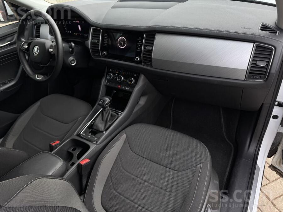 White Skoda Kodiaq 2021 in Valmiera, with an engine capacity of 2.00 L and mileage of 161 thousand km for 24500 €, photo 20 on AUTOMOTO.COM.LV
