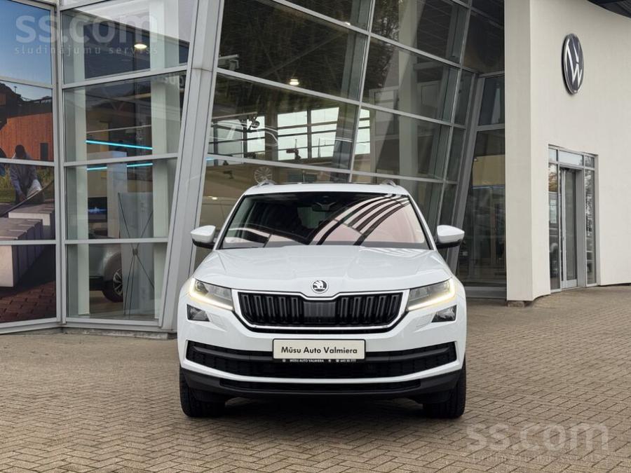 White Skoda Kodiaq 2021 in Valmiera, with an engine capacity of 1.50 L and mileage of 161 thousand km for 23800 €, photo 3 on AUTOMOTO.COM.LV