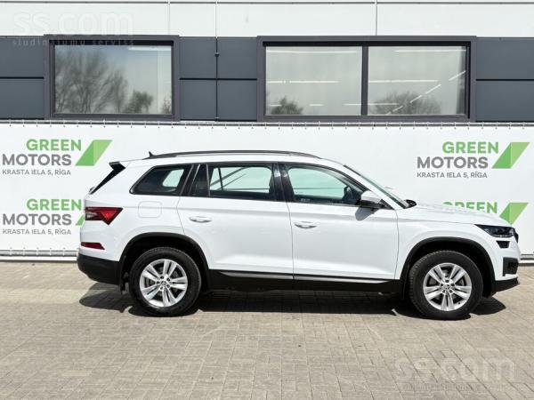 Белый Шкода Kodiaq 2021 в Рига, объемом двигателя 2.00 л и пробегом 142 тыс. км за 20900 €, фото 5 на AUTOMOTO.COM.LV