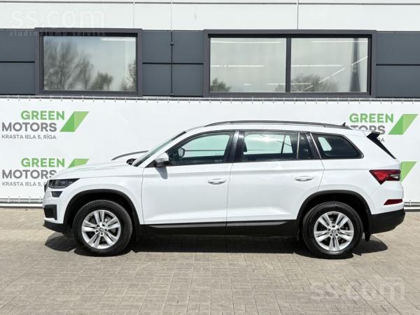Белый Шкода Kodiaq 2021 в Рига, объемом двигателя 2.00 л и пробегом 142 тыс. км за 20900 €, фото 6 на AUTOMOTO.COM.LV