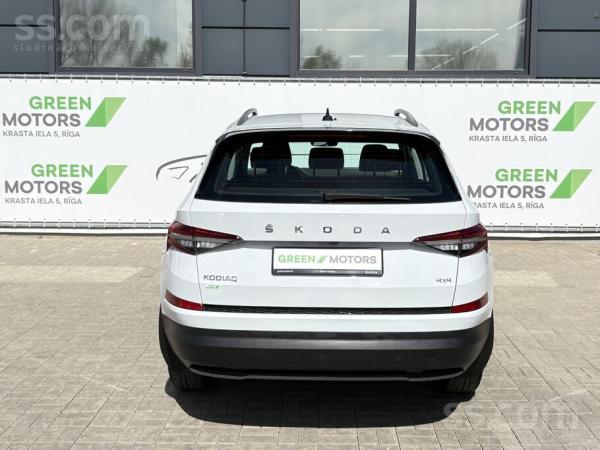 Белый Шкода Kodiaq 2021 в Рига, объемом двигателя 2.00 л и пробегом 142 тыс. км за 20900 €, фото 8 на AUTOMOTO.COM.LV
