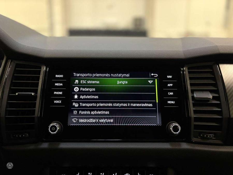Белый Шкода Kodiaq 2021 в Вильнюс, объемом двигателя 1.98 л и пробегом 174 тыс. км за 26900 €, фото 26 на AUTOMOTO.COM.LV