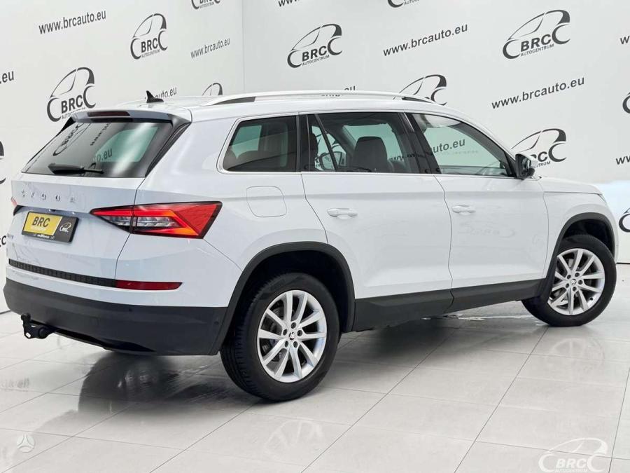 White Skoda Kodiaq 2021 in Vilnius, with an engine capacity of 1.97 L and mileage of 72 thousand km for 25900 €, photo 4 on AUTOMOTO.COM.LV