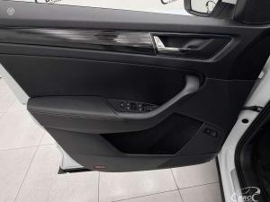 White Skoda Kodiaq 2021 in Vilnius, with an engine capacity of 1.97 L and mileage of 72 thousand km for 25900 €, photo 20 on AUTOMOTO.COM.LV