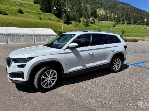 White Skoda Kodiaq 2021 in Vilnius, with an engine capacity of 1.97 L and mileage of 182 thousand km for 22100 €, photo 3 on AUTOMOTO.COM.LV