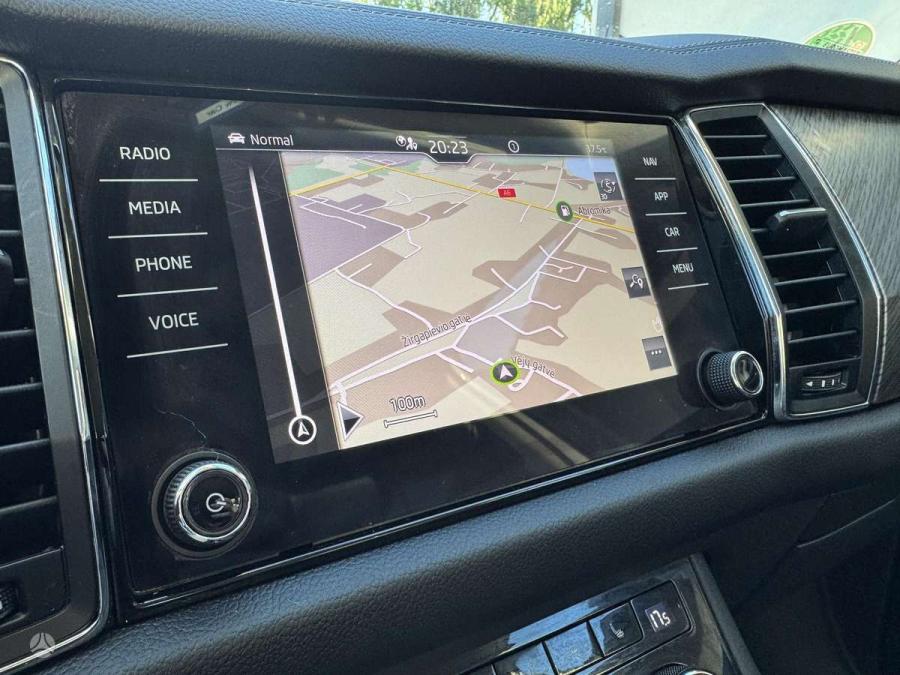 Белый Шкода Kodiaq 2021 в Вильнюс, объемом двигателя 1.97 л и пробегом 182 тыс. км за 22100 €, фото 19 на AUTOMOTO.COM.LV