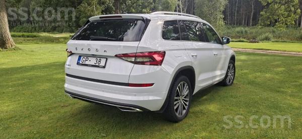 Белый Шкода Kodiaq 2021 в Валмиера, объемом двигателя 1.50 л и пробегом 67 тыс. км за 26200 €, фото 3 на AUTOMOTO.COM.LV