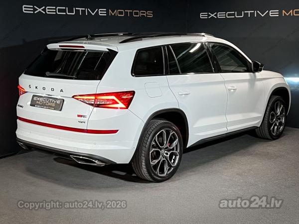 Белый Шкода Kodiaq 2021 в Таллин, объемом двигателя 2.00 л и пробегом 139 тыс. км за 31900 €, фото 2 на AUTOMOTO.COM.LV