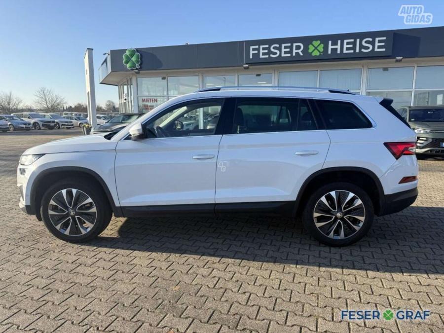 White Skoda Kodiaq 2022 in Kaunas, with an engine capacity of 2.00 L and mileage of 82 thousand km for 32649 €, photo 4 on AUTOMOTO.COM.LV
