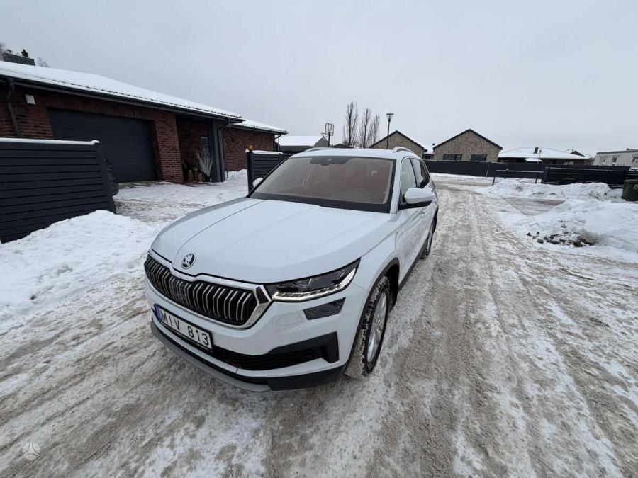Белый Шкода Kodiaq 2022 в Каунас, объемом двигателя 1.97 л и пробегом 134 тыс. км за 29500 €, фото 3 на AUTOMOTO.COM.LV