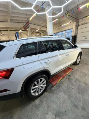Белый Шкода Kodiaq 2022 в Каунас, объемом двигателя 1.97 л и пробегом 134 тыс. км за 29500 €, фото 6 на AUTOMOTO.COM.LV