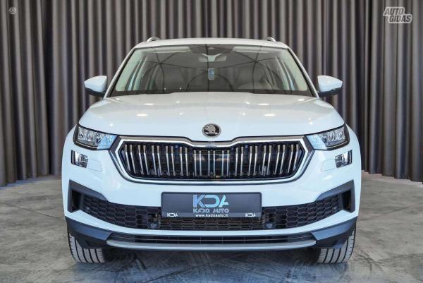White Skoda Kodiaq 2022 in Marijampole, with an engine capacity of 2.00 L and mileage of 198 thousand km for 22450 €, photo 3 on AUTOMOTO.COM.LV