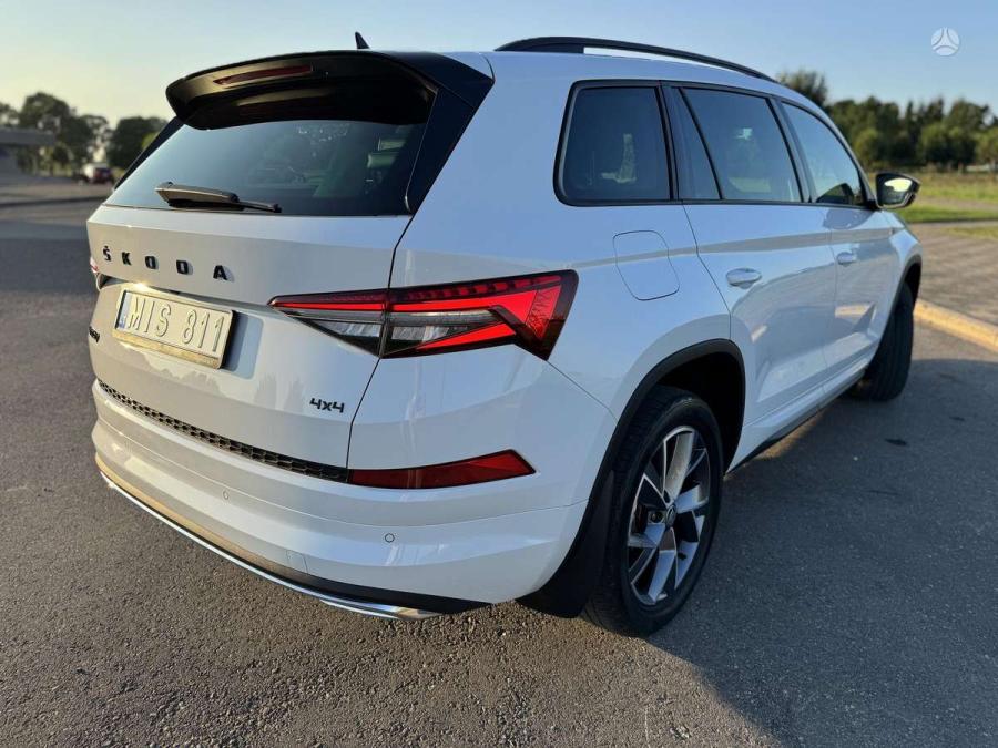 Белый Шкода Kodiaq 2022 в Каунас, объемом двигателя 1.98 л и пробегом 61 тыс. км за 32500 €, фото 6 на AUTOMOTO.COM.LV