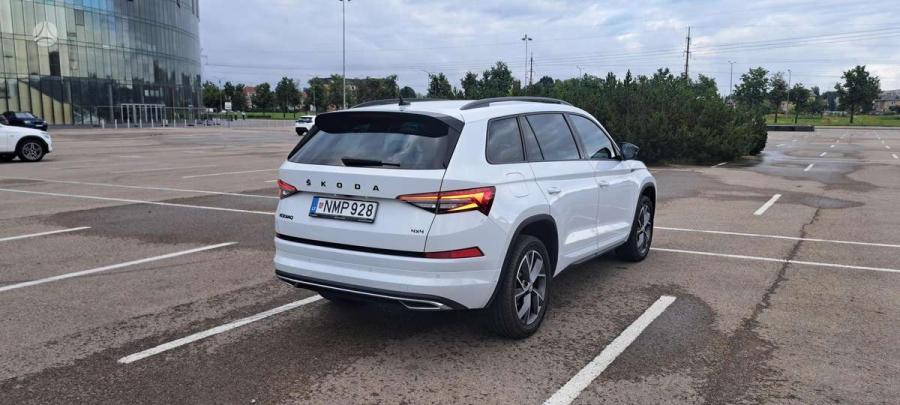 Белый Шкода Kodiaq 2022 в Шяуляй, объемом двигателя 1.97 л и пробегом 197 тыс. км за 26600 €, фото 6 на AUTOMOTO.COM.LV