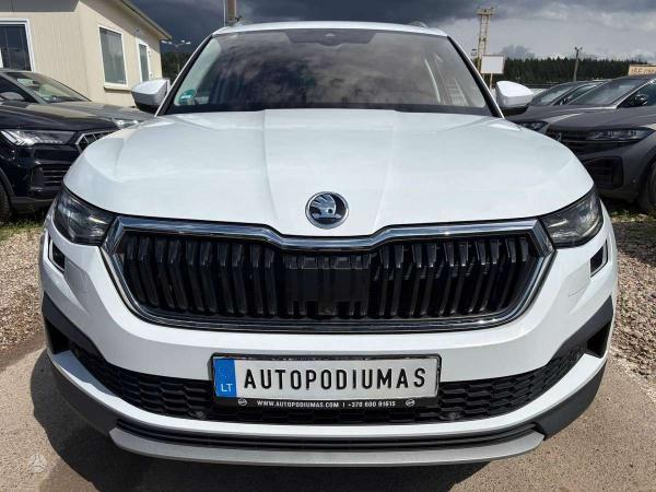 White Skoda Kodiaq 2022 in Vilnius, with an engine capacity of 1.97 L and mileage of 185 thousand km for 24400 €, photo 4 on AUTOMOTO.COM.LV