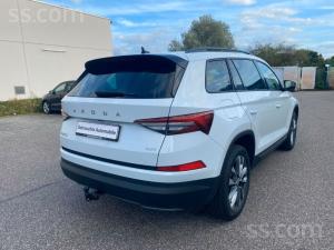 White Skoda Kodiaq 2022 in Liepaja, with an engine capacity of 2.00 L and mileage of 208 thousand km for 21500 €, photo 5 on AUTOMOTO.COM.LV