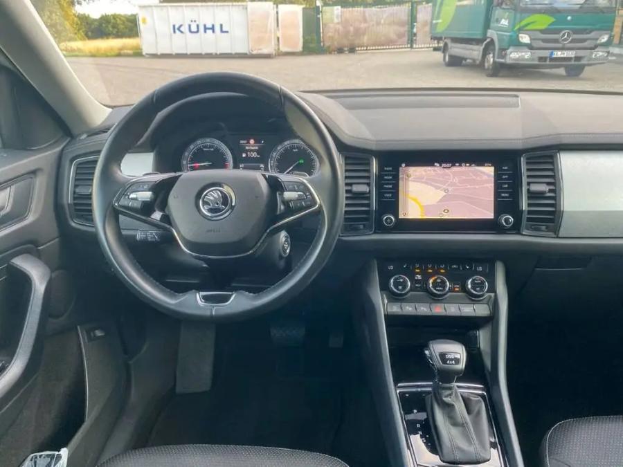 Белый Шкода Kodiaq 2022 в Лиепая, объемом двигателя 2.00 л и пробегом 208 тыс. км за 21500 €, фото 5 на AUTOMOTO.COM.LV