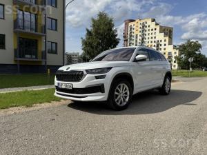 Balts Skoda Kodiaq 2022 Rīga, ar dzinēja tilpumu 1.50 L un nobraukumu 90 tūkst. km par 27500 €, foto  vietnē AUTOMOTO.COM.LV