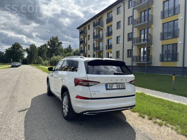 Белый Шкода Kodiaq 2022 в Рига, объемом двигателя 1.50 л и пробегом 90 тыс. км за 27500 €, фото 3 на AUTOMOTO.COM.LV