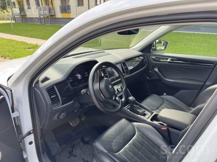 Белый Шкода Kodiaq 2022 в Рига, объемом двигателя 1.50 л и пробегом 90 тыс. км за 27500 €, фото 6 на AUTOMOTO.COM.LV