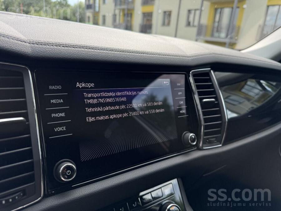 Белый Шкода Kodiaq 2022 в Рига, объемом двигателя 1.50 л и пробегом 90 тыс. км за 27500 €, фото 13 на AUTOMOTO.COM.LV
