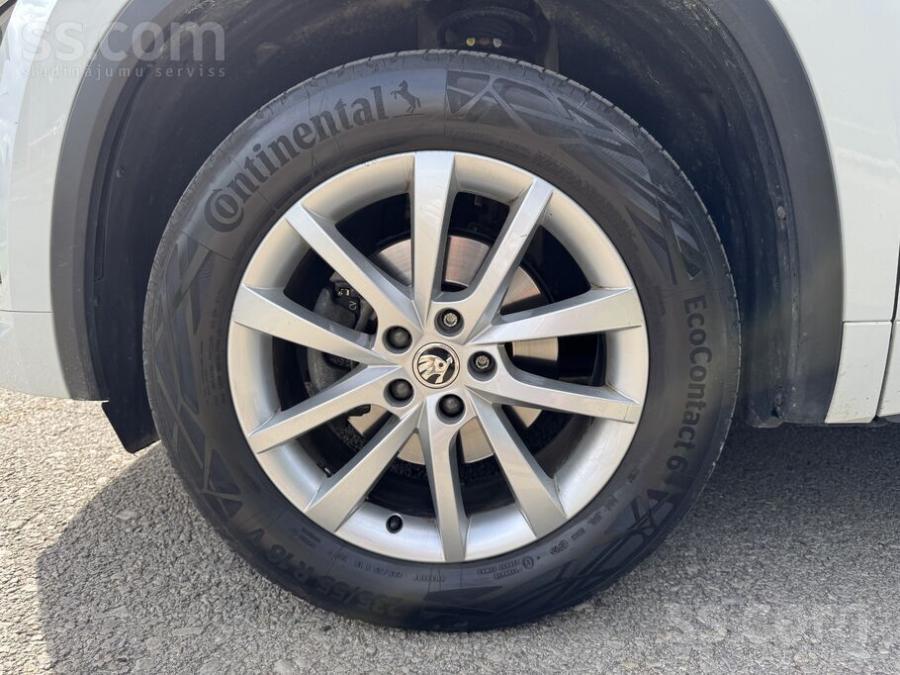 Белый Шкода Kodiaq 2022 в Рига, объемом двигателя 1.50 л и пробегом 90 тыс. км за 27500 €, фото 18 на AUTOMOTO.COM.LV