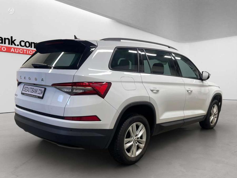 Balts Skoda Kodiaq 2022 Viļņa, ar dzinēja tilpumu 1.97 L un nobraukumu 201 tūkst. km par 17800 €, foto 5 vietnē AUTOMOTO.COM.LV