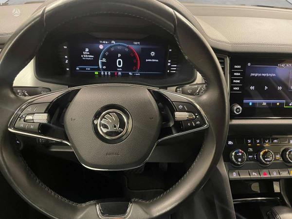 White Skoda Kodiaq 2022 in Vilnius, with an engine capacity of 1.97 L and mileage of 201 thousand km for 17800 €, photo 9 on AUTOMOTO.COM.LV