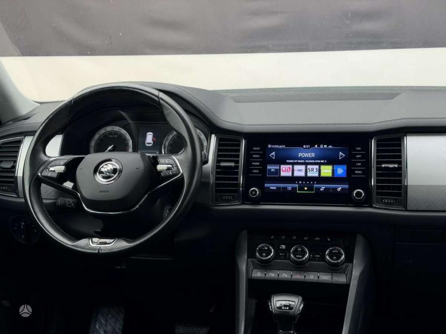 Белый Шкода Kodiaq 2022 в Вильнюс, объемом двигателя 2.00 л и пробегом 235 тыс. км за 19999 €, фото 20 на AUTOMOTO.COM.LV