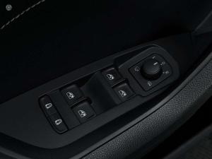 Белый Шкода Kodiaq 2022 в Вильнюс, объемом двигателя 2.00 л и пробегом 235 тыс. км за 19999 €, фото 25 на AUTOMOTO.COM.LV