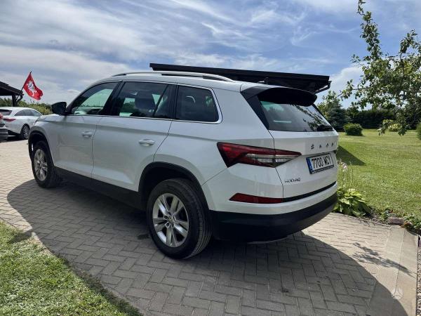 Balts Skoda Kodiaq 2022 Utena, ar dzinēja tilpumu 1.97 L un nobraukumu 162 tūkst. km par 21100 €, foto 3 vietnē AUTOMOTO.COM.LV