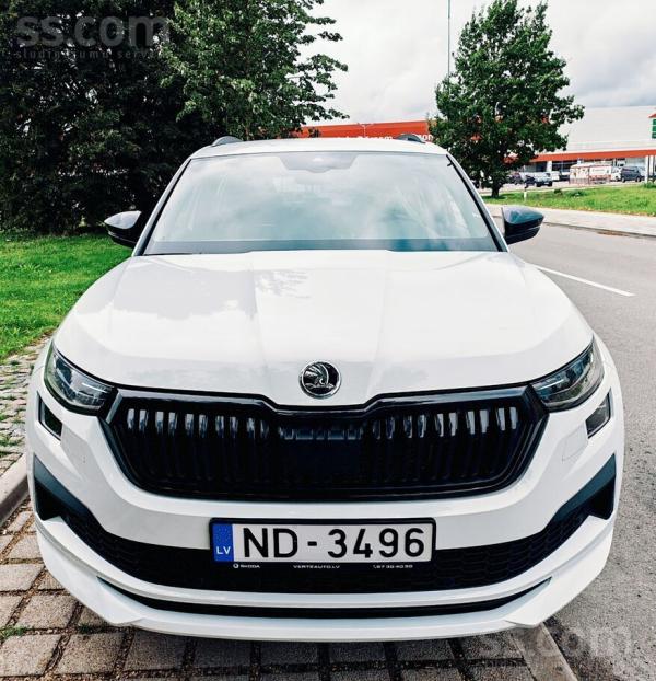 Белый Шкода Kodiaq 2022 в Рига, объемом двигателя 2.00 л и пробегом 122 тыс. км за 29500 €, фото 4 на AUTOMOTO.COM.LV