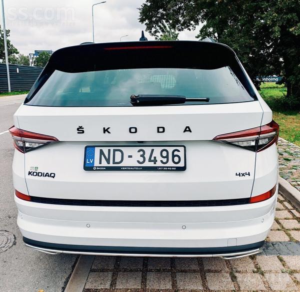 Белый Шкода Kodiaq 2022 в Рига, объемом двигателя 2.00 л и пробегом 122 тыс. км за 29500 €, фото 5 на AUTOMOTO.COM.LV