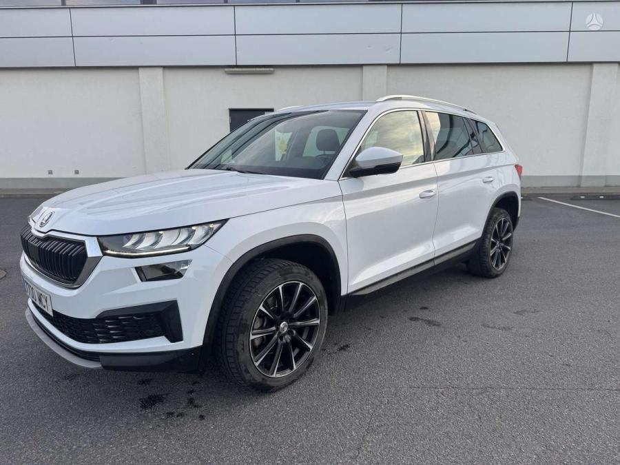 White Skoda Kodiaq 2022 in Utena, with an engine capacity of 1.97 L and mileage of 162 thousand km for 20999 €, photo 5 on AUTOMOTO.COM.LV