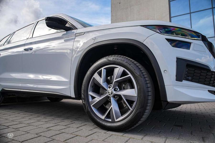 Белый Шкода Kodiaq 2022 в Мариямполе, объемом двигателя 1.97 л и пробегом 202 тыс. км за 25950 €, фото 5 на AUTOMOTO.COM.LV