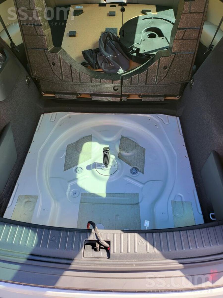 White Skoda Kodiaq 2022 in Riga, with an engine capacity of 2.00 L and mileage of 45 thousand km for 40000 €, photo 20 on AUTOMOTO.COM.LV
