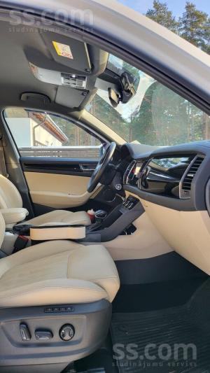 White Skoda Kodiaq 2022 in Riga, with an engine capacity of 2.00 L and mileage of 45 thousand km for 40000 €, photo 30 on AUTOMOTO.COM.LV