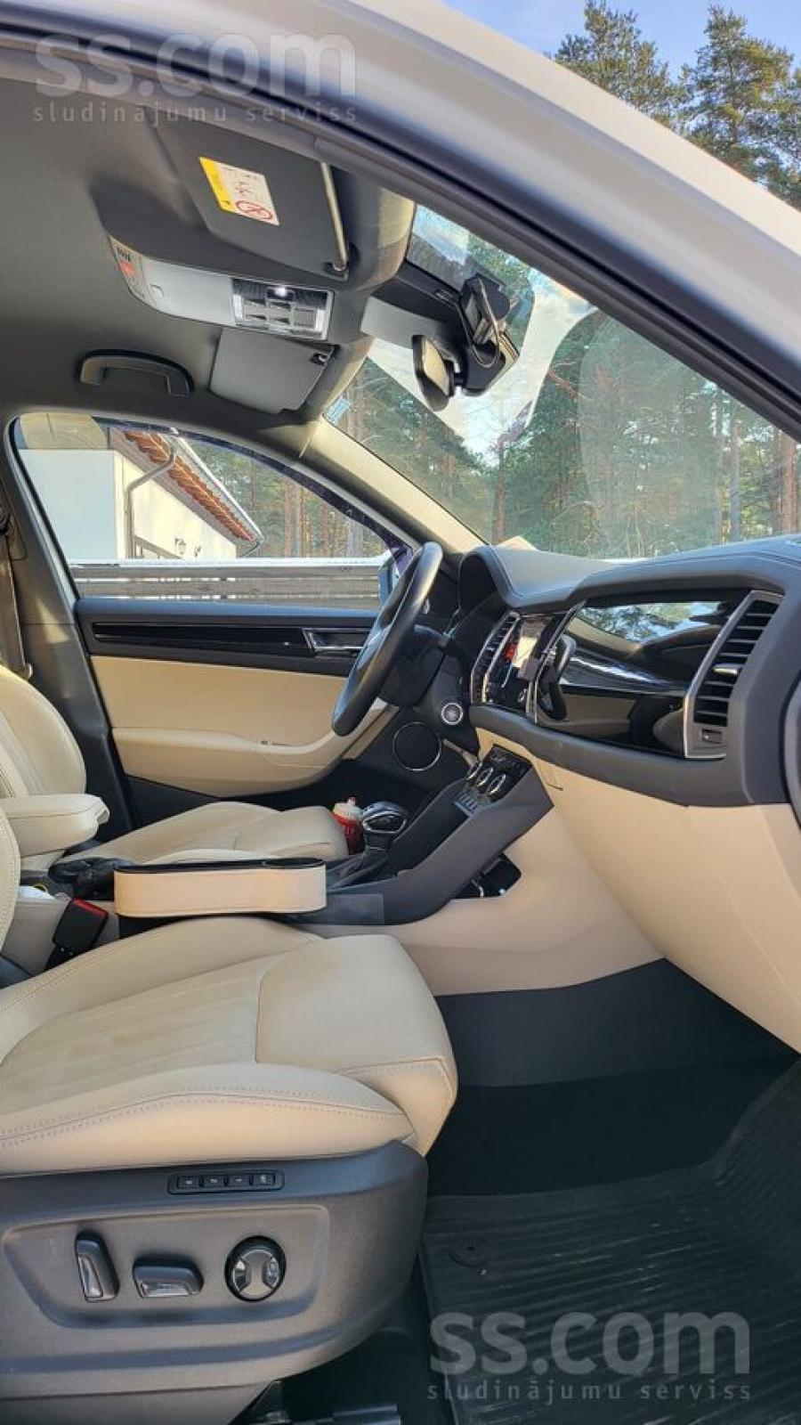 White Skoda Kodiaq 2022 in Riga, with an engine capacity of 2.00 L and mileage of 45 thousand km for 40000 €, photo 30 on AUTOMOTO.COM.LV