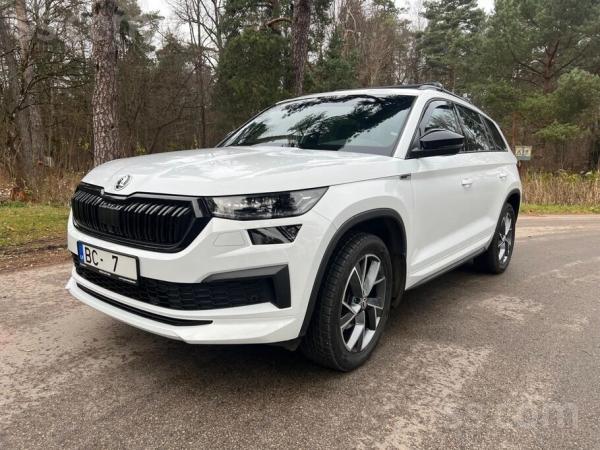 Balts Skoda Kodiaq 2023 Rīga, ar dzinēja tilpumu 1.50 L un nobraukumu 52 tūkst. km par 31995 €, foto 1 vietnē AUTOMOTO.COM.LV