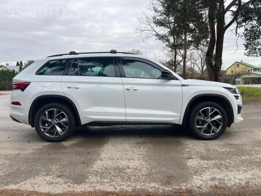 Balts Skoda Kodiaq 2023 Rīga, ar dzinēja tilpumu 1.50 L un nobraukumu 52 tūkst. km par 31995 €, foto 3 vietnē AUTOMOTO.COM.LV