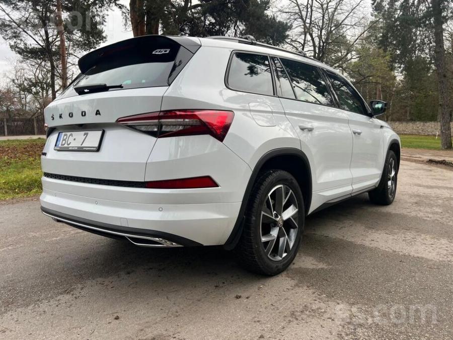 Balts Skoda Kodiaq 2023 Rīga, ar dzinēja tilpumu 1.50 L un nobraukumu 52 tūkst. km par 31995 €, foto 4 vietnē AUTOMOTO.COM.LV