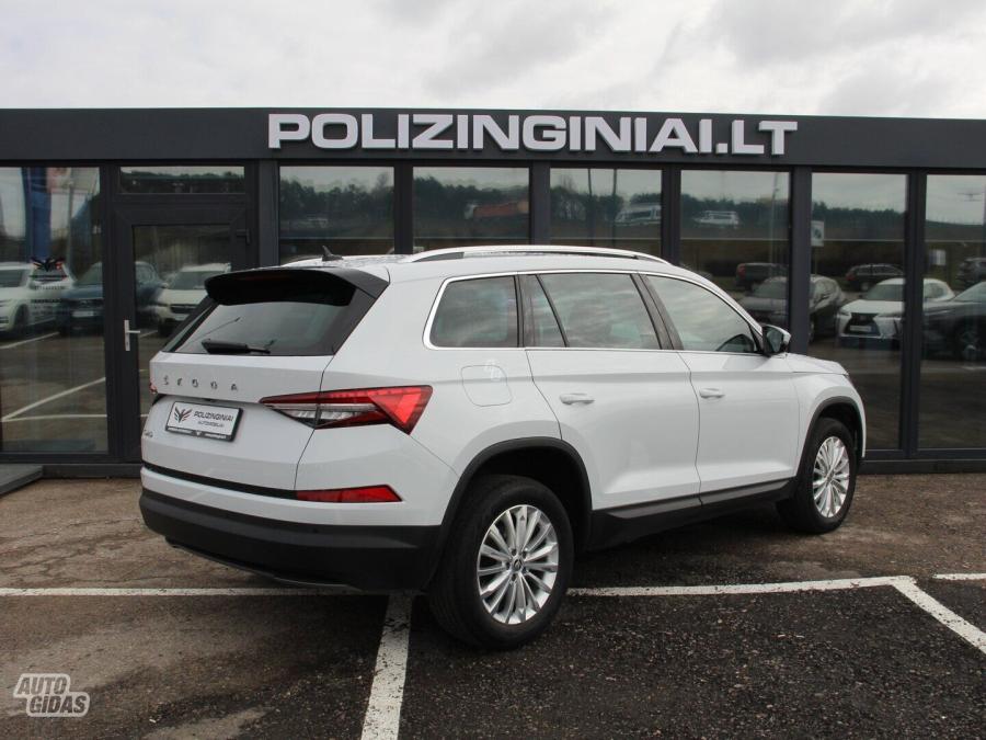 Белый Шкода Kodiaq 2023 в Вильнюс, объемом двигателя 1.50 л и пробегом 90 тыс. км за 29500 €, фото 4 на AUTOMOTO.COM.LV