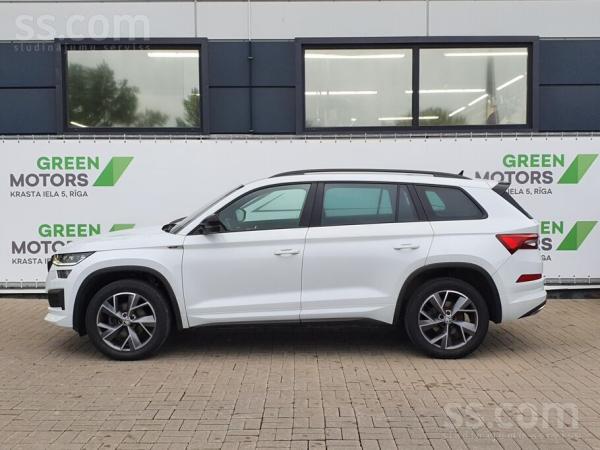 White Skoda Kodiaq 2023 in Riga, with an engine capacity of 1.50 L and mileage of 105 thousand km for 29500 €, photo 3 on AUTOMOTO.COM.LV