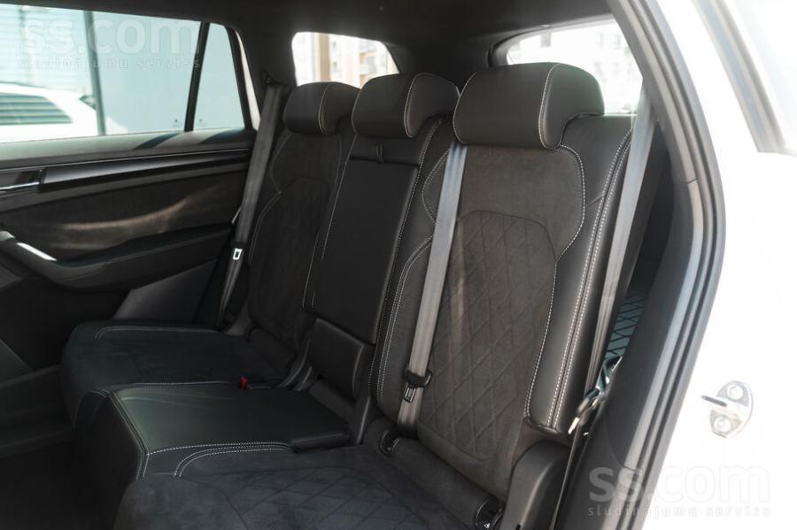 Белый Шкода Kodiaq 2023 в Рига, объемом двигателя 2.00 л и пробегом 23 тыс. км за 29990 €, фото 15 на AUTOMOTO.COM.LV